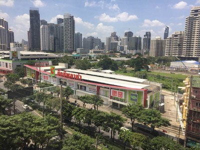 Hot Office space at Sirinrat Building on Rama 4